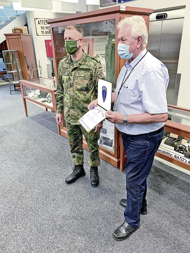 German donates historic radio to MCC museum - Kaiserslautern American