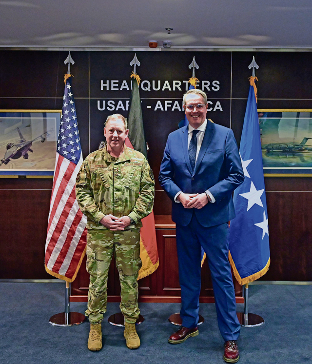 General Hecker meets Minister President of Rheinland-Pfalz Schweitzer ...